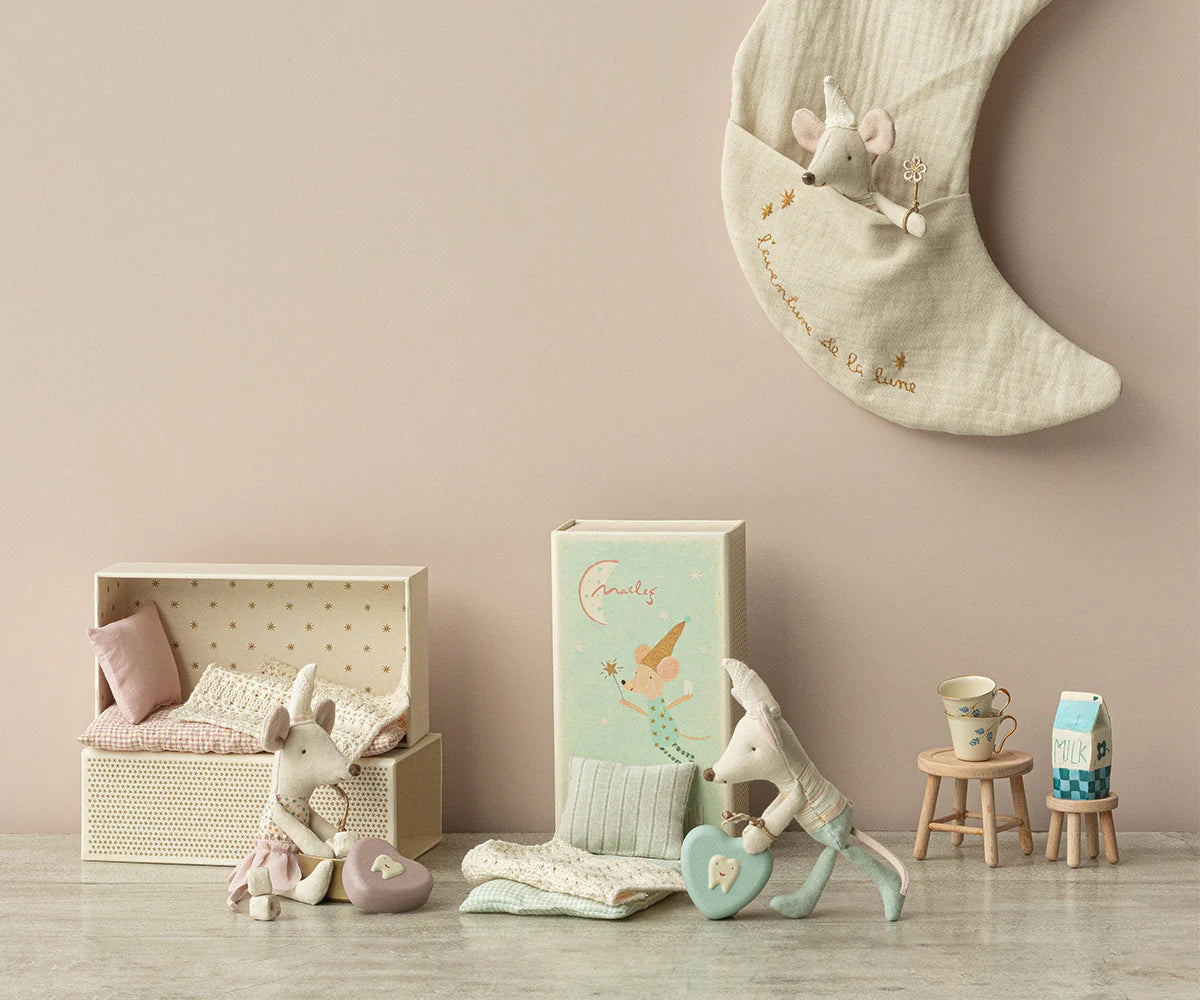 MAILEG ~ Tooth Fairy Mouse in Matchbox - Little Sister – Looby Doo